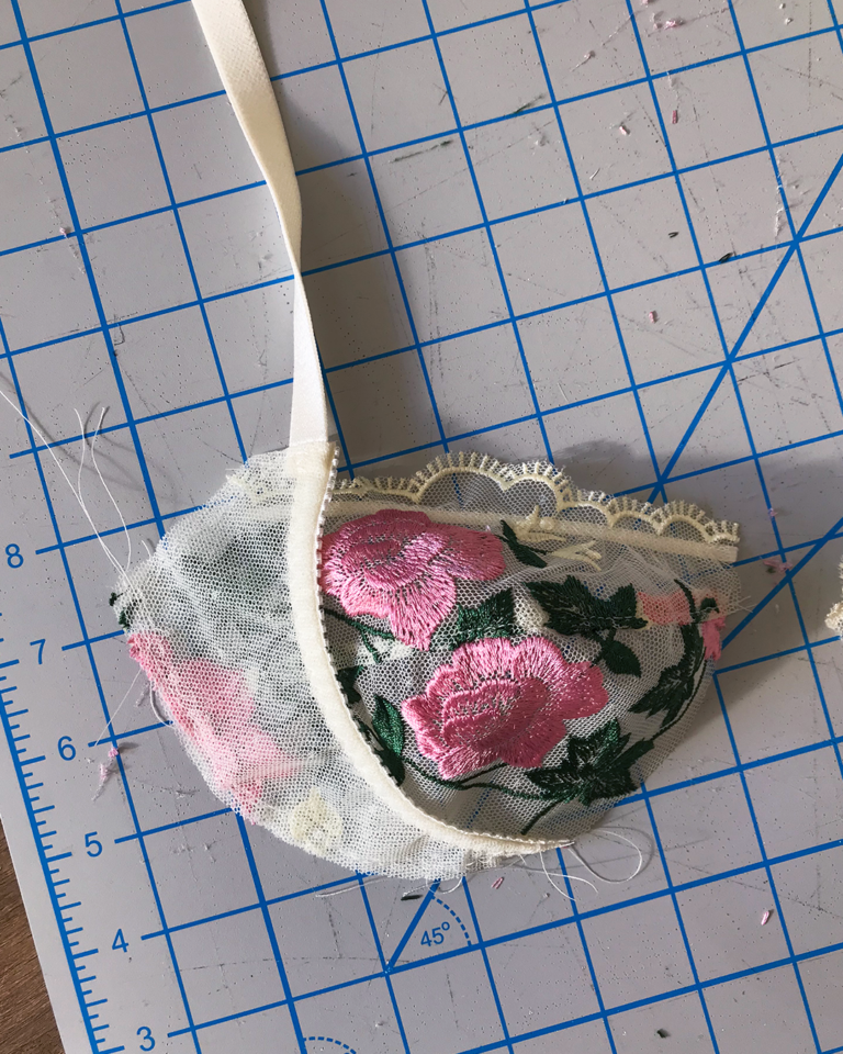 Black Beauty Bra View B Sew-Along // Part Eight: Sewing – Cups – Tailor ...